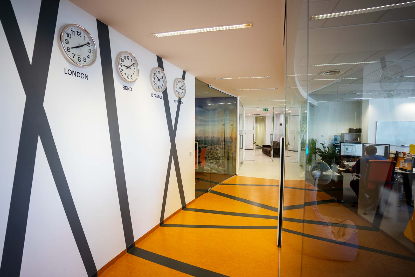 Kde nás najdeš | CYRRUS